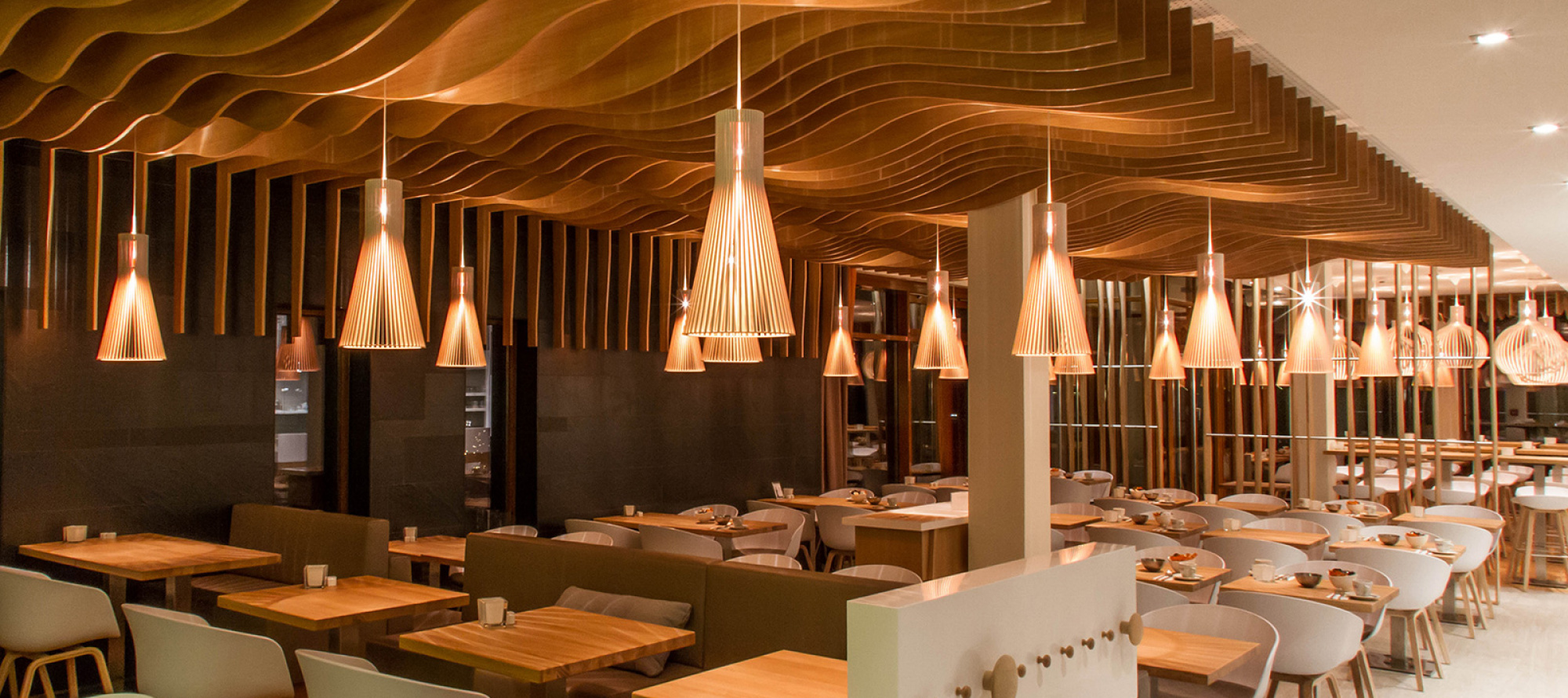 How to create the perfect restaurant lighting with wooden lamps | Secto ...